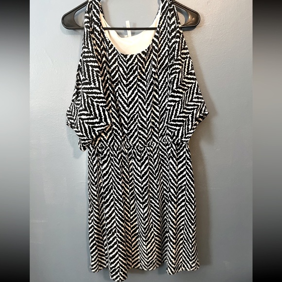 Studio Y | Dresses | Studio Y Chevron Dress | Poshmark